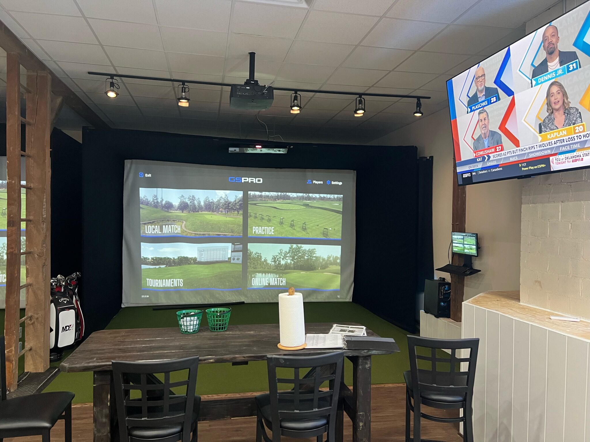 Indoor Golf - Sugar Isle Golf Course